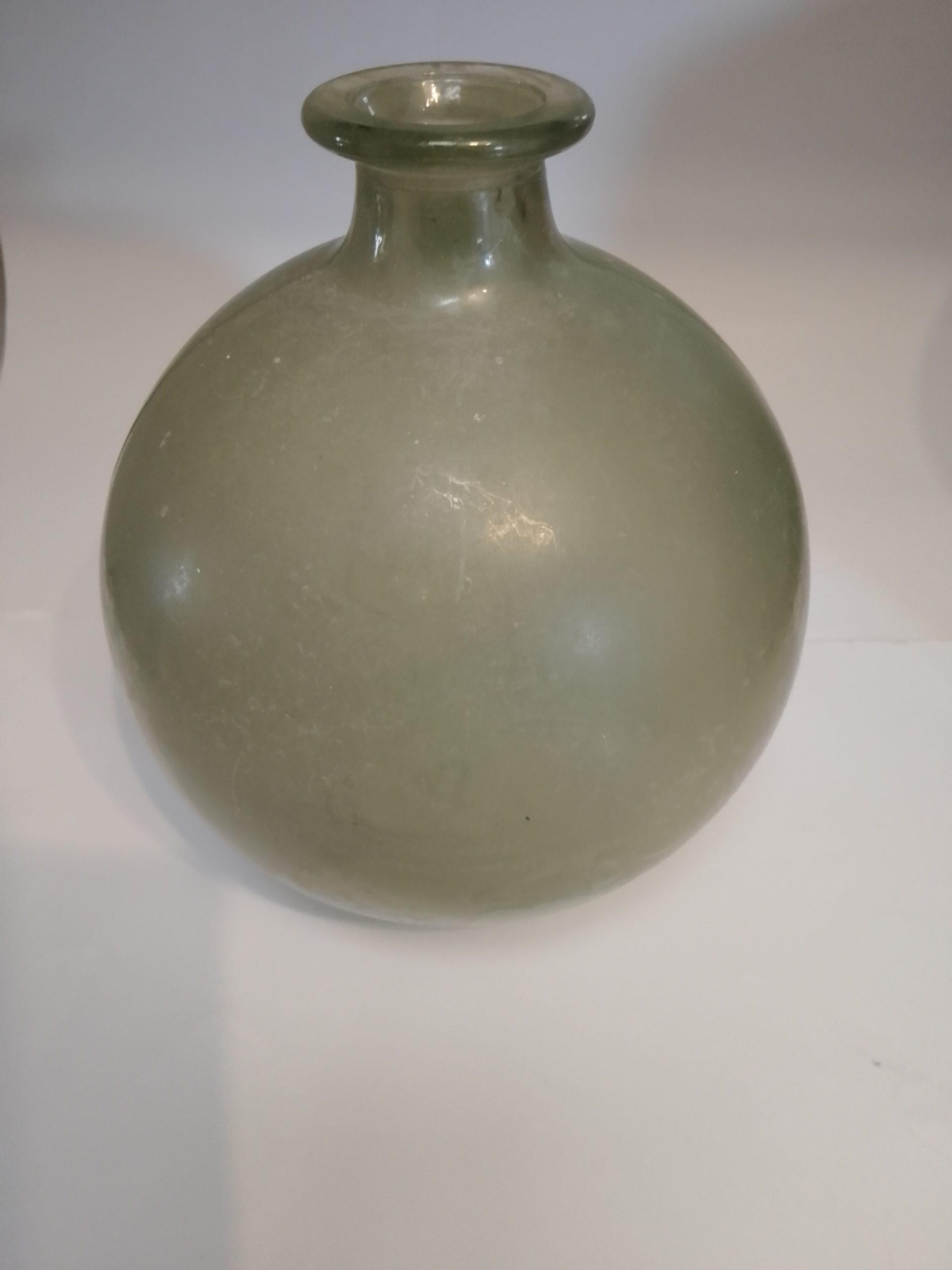 Vintage green frosted glass vase – RPMworld