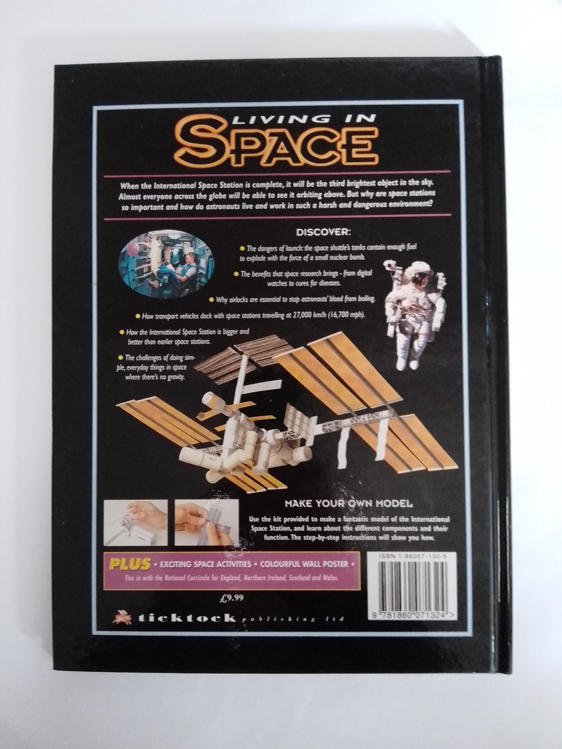 Living in Space Hardcover – Space station 2000 – RPMworld
